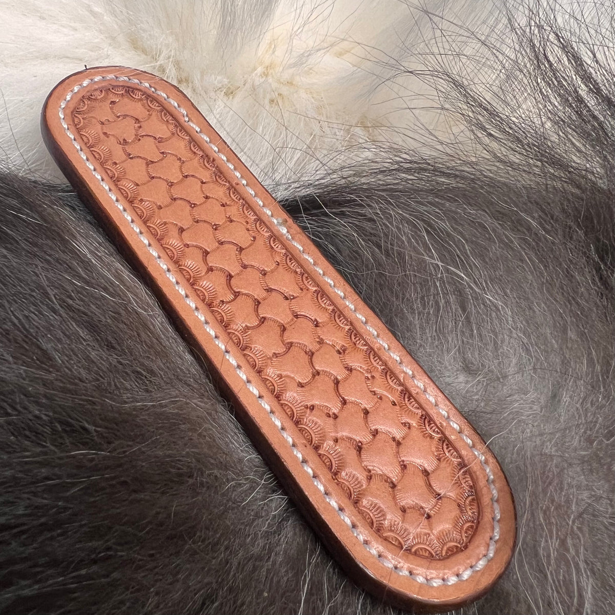 Stinger V leather sleeve – Turn'n & Burn'n Straps